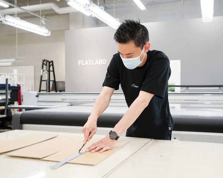 道具へのこだわり(カッター編) | FLATLABO（フラットラボ）プロ品質の写真プリントや額装を手がけるプロラボサービス